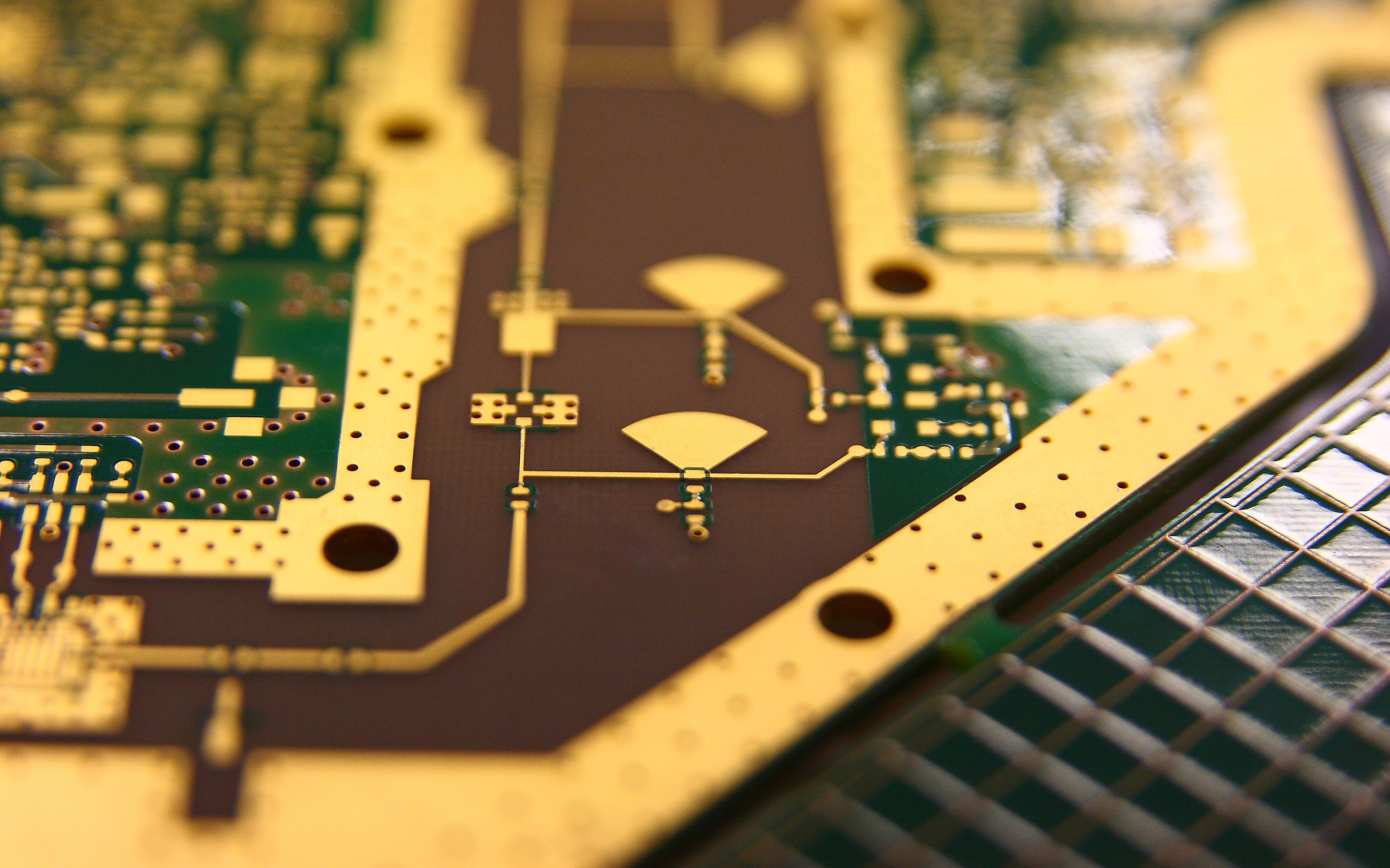 Multi-layer Printed Circuit Boards | Manufacturers of PCBs Made in Italy